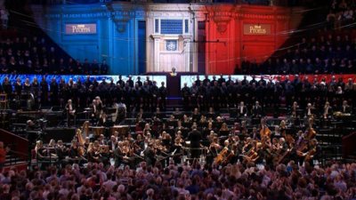 The First Night of the Proms opens with the La Marseillaise - BBC News
