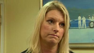 Southern Health NHS Trust boss Katrina Percy resigns - BBC News