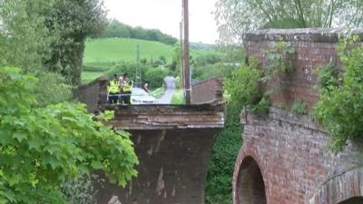 Bridge collapse driver: 'I couldn't believe what I was seeing' - BBC News