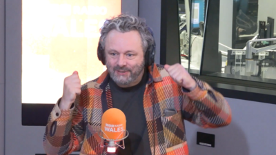Michael Sheen recalls his best childhood Christmas presents - BBC News