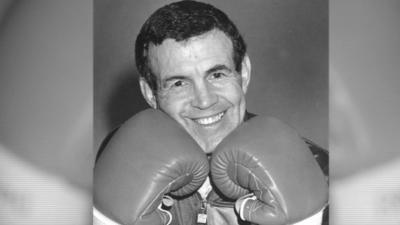 Freedom honour for former boxer David 'Dai' Dower - BBC News