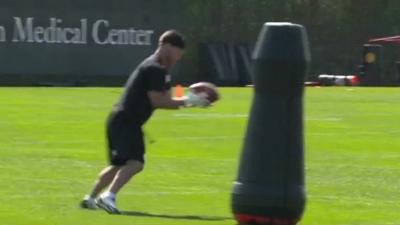 US football team Pittsburgh Steelers take on robot players - BBC Newsround