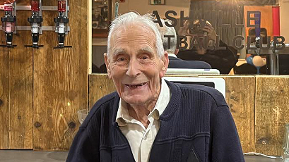 Minute's applause for WW2 hero and Ashville FC founder - BBC News