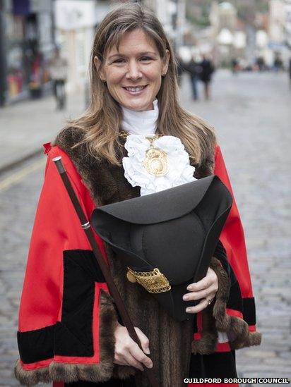 Guildford council validates petition for elected mayor - BBC News