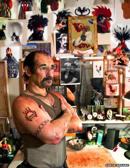 In Pictures: Simon Annand's The Half - BBC News