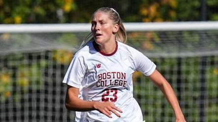 American defender Grace Courter makes 'dream' move to Celtic - BBC Sport