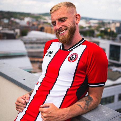 Sheff Utd unveil new home kit - BBC Sport