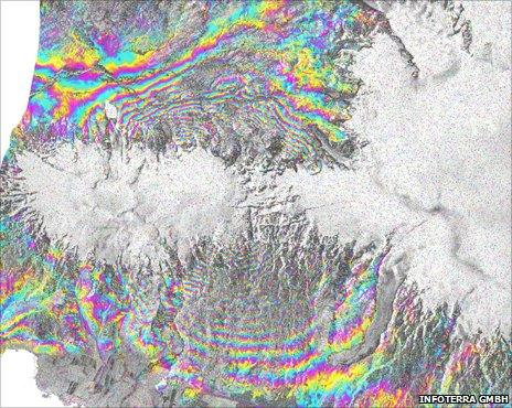 Scientists picture Icelandic volcano's 'plumbing' - BBC News