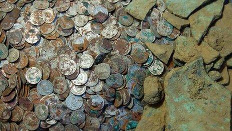 Roman pond found at Barnham archaeological site - BBC News