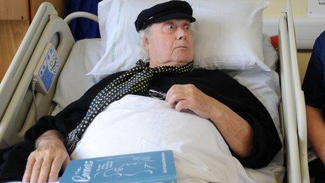 Victor Spinetti, actor and star of Beatles films, dies - BBC News