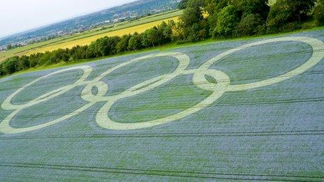 Giant Olympic rings appear in Bath field - BBC News