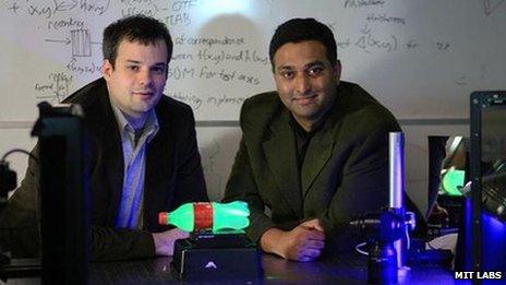 TEDGlobal: Camera shows off speed of light images - BBC News