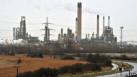 Coryton refinery handed to group behind Thames Oil Port - BBC News