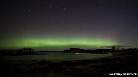 Aurora visible over Northern Irish skies - BBC News