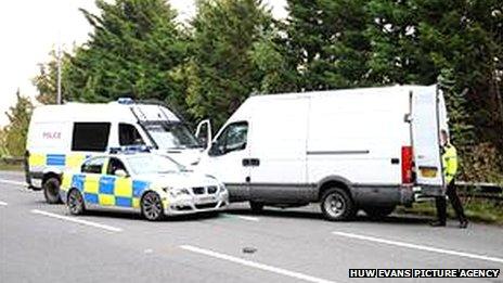 Cardiff hit-and-runs: Pedestrians 'targeted by van' - BBC News