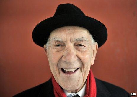 Inspirational French writer Stephane Hessel dies at 95 - BBC News