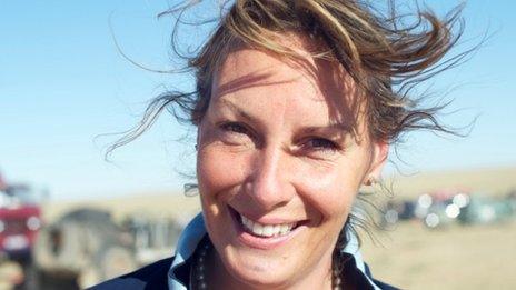 Peking to Paris Rally death: Emma Wilkinson 'lovable' person - BBC News