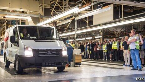 Last shift at Ford's Transit van factory in Swaythling - BBC News