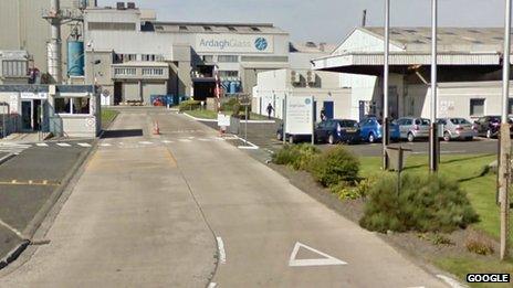 Ardagh Glass workers suspend strike in Yorkshire and Ayrshire - BBC News