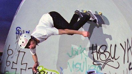 Hastings skate park extension opens for Boyley Jam - BBC News