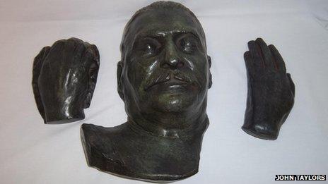 Joseph Stalin death mask cast fails to sell at auction - BBC News