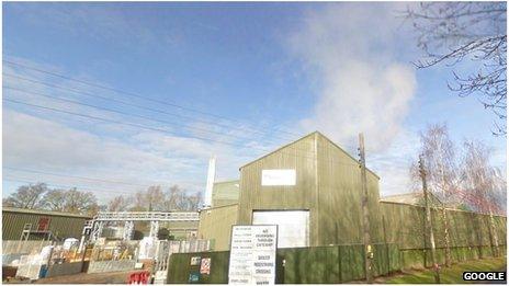 Cullompton St Regis paper mill boss 'crushed by machine' - BBC News