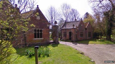 Fire at Claudia Schiffer's Suffolk country home Coldham Hall - BBC News