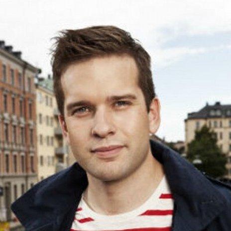 The 'handsome minister' who's set hearts aflutter - BBC News