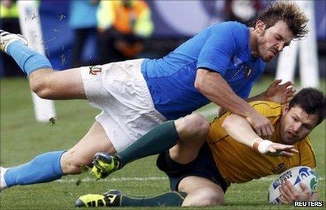 Rugby World Cup 2011: Australia 32-6 Italy - BBC Sport