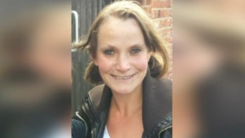 Michelle Hanson murder: Alexander Carr jailed for 19 years - BBC News