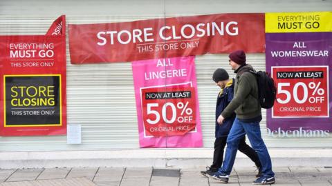 Almost 50 shops a day disappear from High Streets - BBC News
