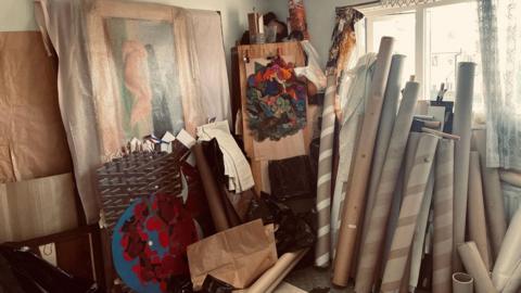 Henry Orlik: The 'great' artist recluse and his 78 missing paintings ...