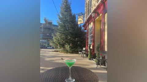 How a wonky Christmas tree put March on the map - BBC News