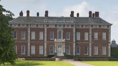 In pictures: Beningbrough Hall preserved via £2.3m revamp - BBC News