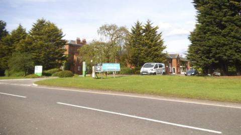 A509: Why are parts of it closing for a whole year? - BBC News