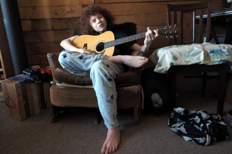 One family's life in the wilderness - BBC News