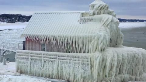 Wild weather in the UK and around the world - BBC Newsround