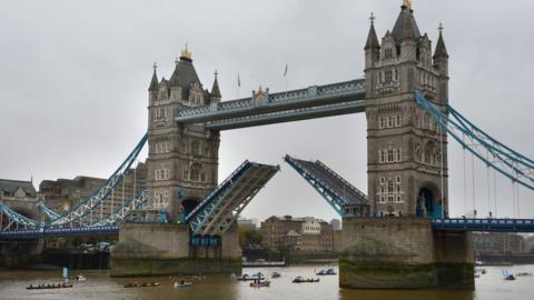 Tower Bridge to close for three months for repairs - BBC News