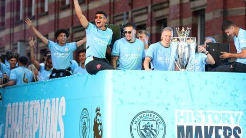 Check out Sunday's BIG football celebrations - BBC Newsround