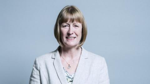 MP Joan Ryan quits Labour for Independent Group - BBC News