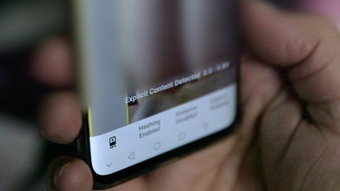 Social media: How can we protect its youngest users? - BBC News