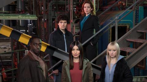 How Channel 4's Humans was 'relevant in advance' - BBC News