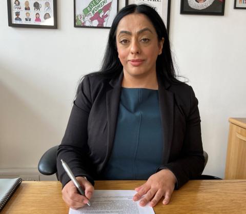 Abuse made me more determined, Oldham's returning leader says - BBC News