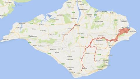 Isle of Wight residents warned to brace for flooding - BBC News
