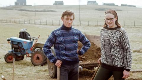 Fair Isle: The remote island where jumpers are always in fashion - BBC News