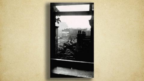 'My grandfather's hidden wartime photo album' - BBC News