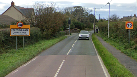 Pembrokeshire: Learner drivers jailed for fatal B4341 crash - BBC News