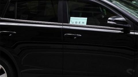 California judge allows drivers to sue Uber over tips - BBC News