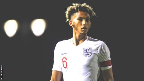 Lloyd Kelly: Bournemouth sign Bristol City defender for £13m - BBC Sport