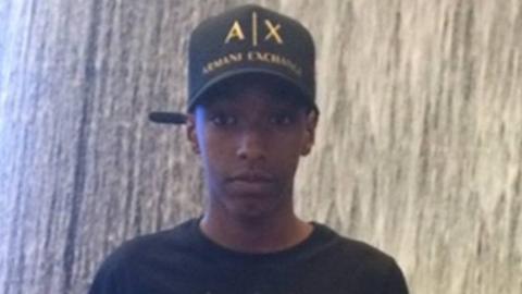 Camberwell stabbing: Drill rapper Incognito killed - BBC News